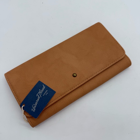 Universal Thread | Bags | Nwt Universal Thread Brown Womens Wallet ...